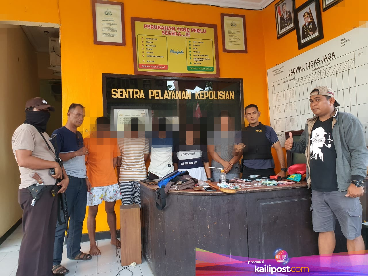 The 29 Package of crystal meth and 5 Suspected Drugs Abusers Apparatus ...